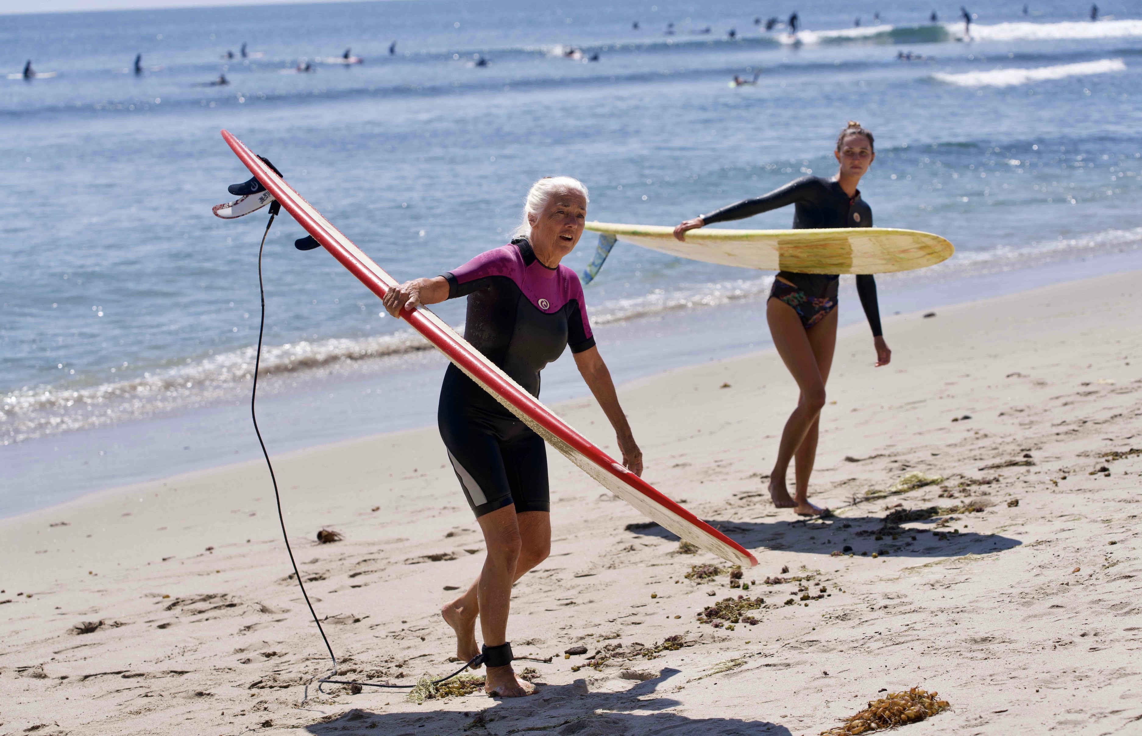 Malibu Gidget: Women of Surf – Outex Underwater Camera Housings
